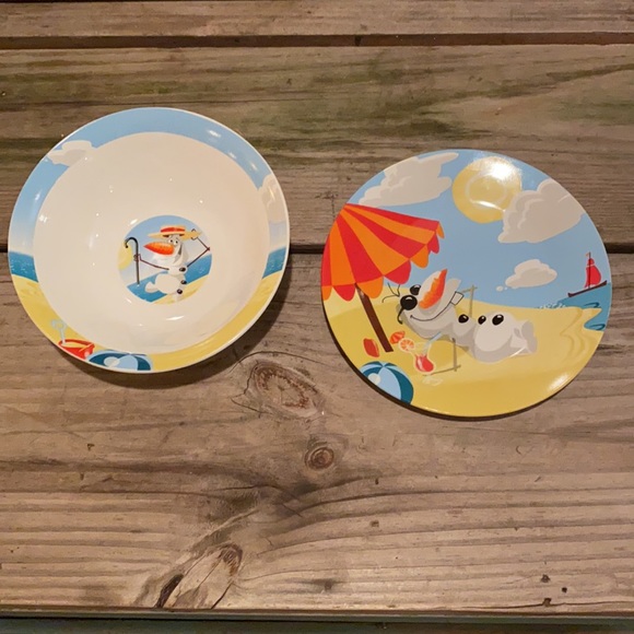 Disney | Dining | Clsssic Disney Forzen Olaf Summer Collection Plate ...